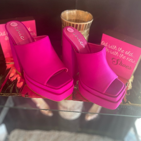 Shoes | Lyrca Fuchsia Statement Block Heel | Poshmark